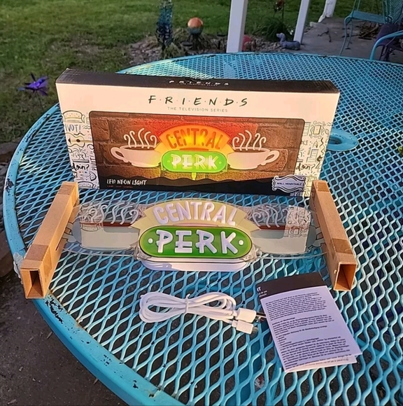 Source Unknown | Wall Decor | Friends Central Perk Led Neon Light Sign ...